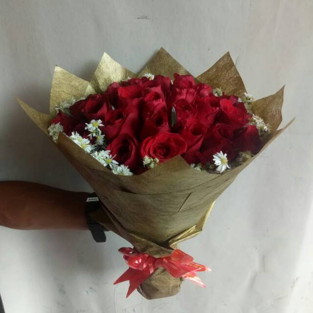 Jual Bucket Bunga Mawar Fresh | Bucket Bubga Wisuda | Shopee Indonesia