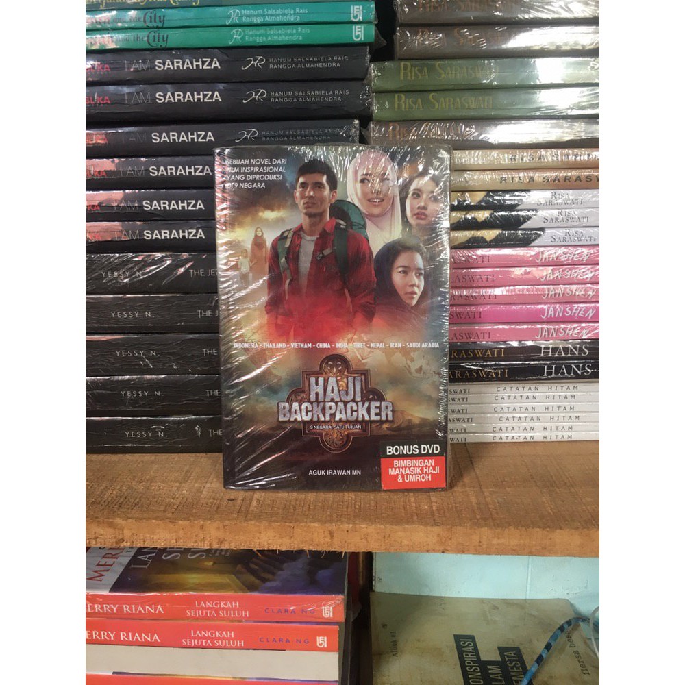Jual Buku Novel Haji Backpacker (9 Negara 1 Tujuan) by Aguk Irawan MN 2 ...