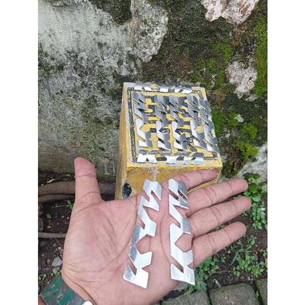 Jual emblem kyb kayaba emblem shock logo kyb | Shopee Indonesia