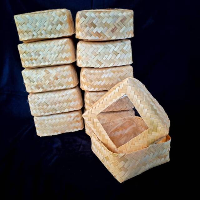 Jual Besek 18 x 18 x 8 Cm / Besek Bambu / Besek Mika Bali / Kotak ...
