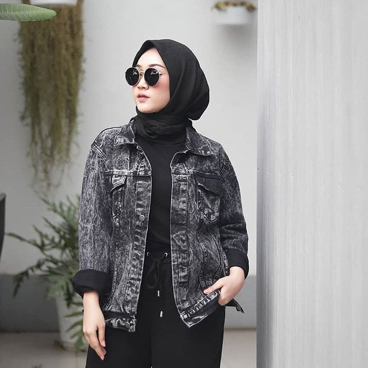 Jual Jaket Jeans Oversize Sandwash Hitam | Shopee Indonesia