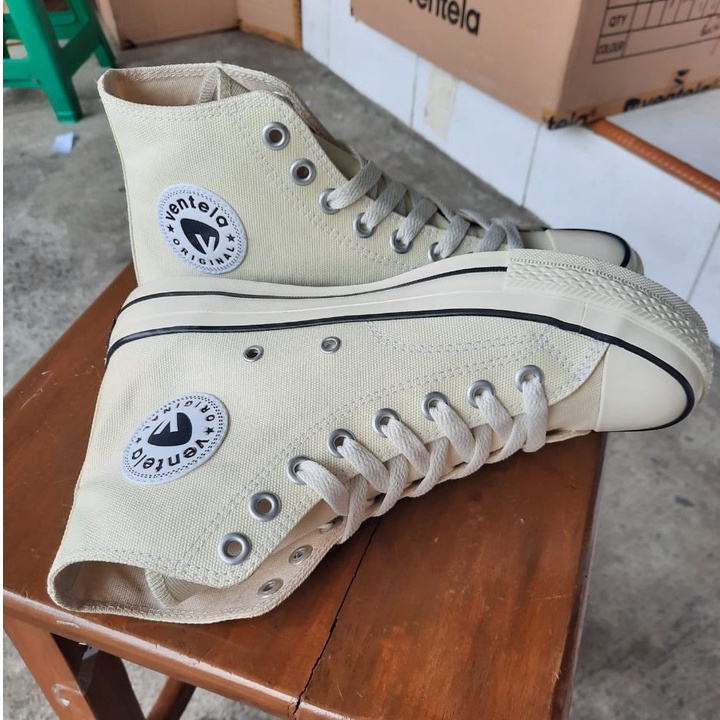 Jual SEPATU VENTELA HIGH BACK TO SCHOOL 70S CREAM | Shopee Indonesia