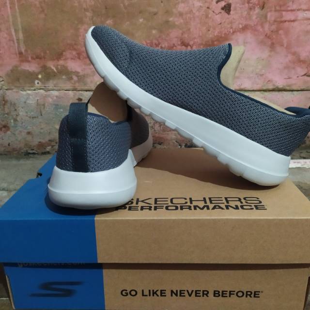Harga Skechers GO Walk Terbaru Jun 2026 | BigGo Indonesia