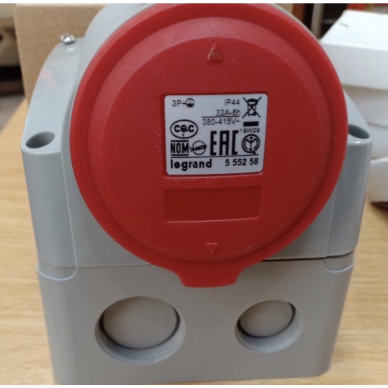 Jual SURFACE MOUNTING SOCKET LEGRAND 32A 4Pin 3P+E (Female) 3phase ...