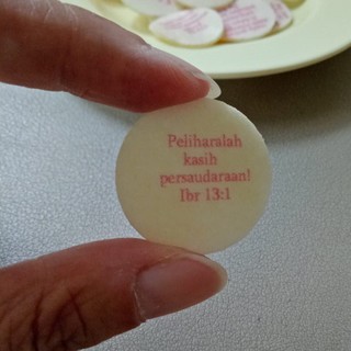 Jual Hosti Ayat Roti Perjamuan Kudus Ukuran Kecil 3 cm Isi 200 Sakramen ...