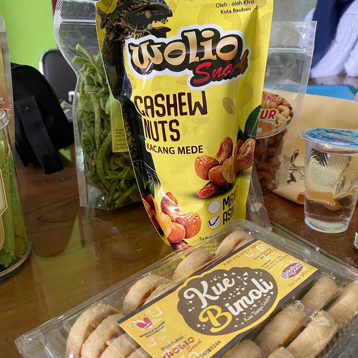 Produk wolio snack | Shopee Indonesia