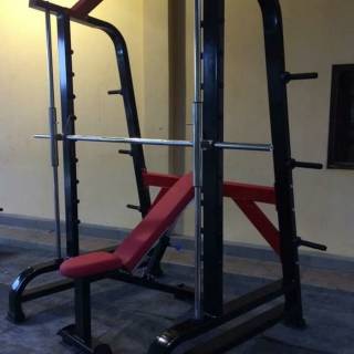 Jual Alat Gym Smith machine White Adjustable bench | Shopee Indonesia