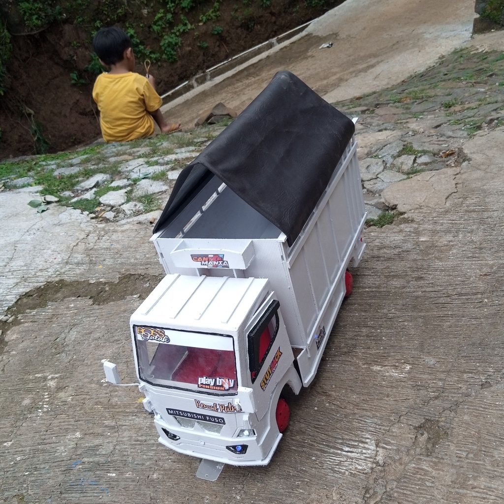 Jual TRUK OLENG KEMAL PUTRA JUMBO FULL LAMPU MINIATUR TRUK OLENG KAYU ...