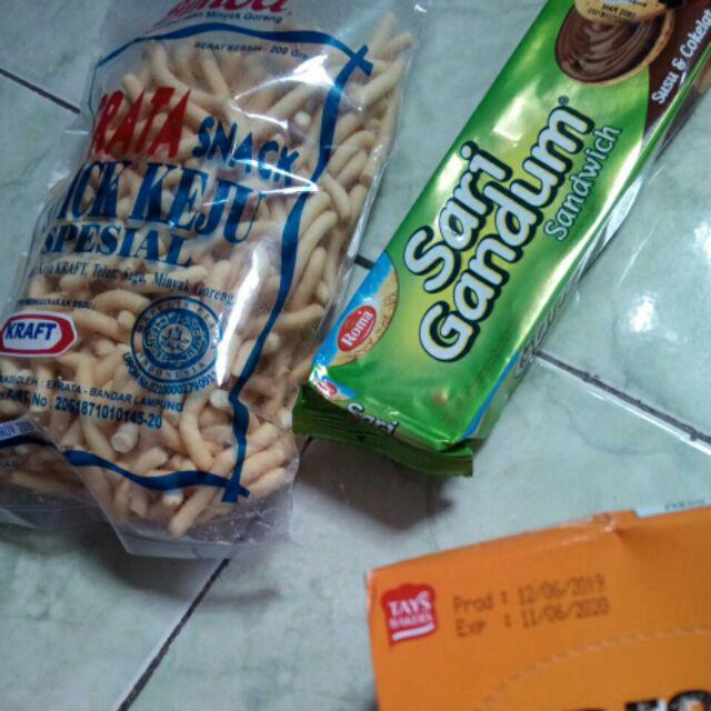 Biskuit Roma Sari Gandum Sandwich Coklat / Kacang 115g | Shopee Indonesia