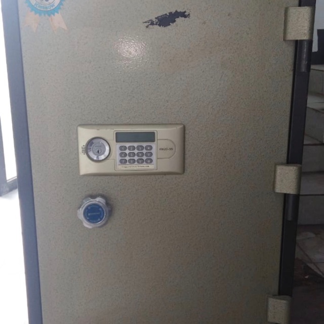 Jual lemari besi /brankas/tempat penyimpanan | Shopee Indonesia