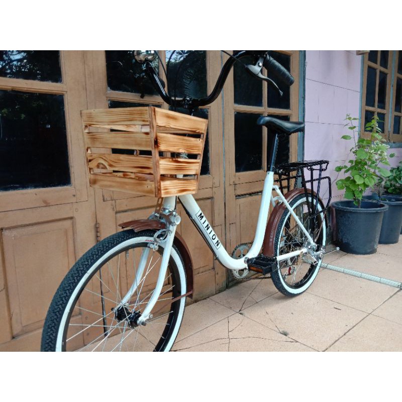 Jual Keranjang sepeda kayu keranjang minion KAYU JATI BELANDA | Shopee ...