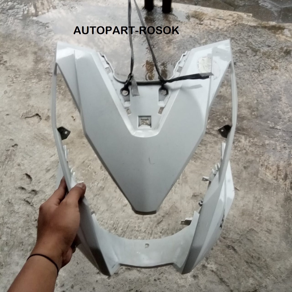 Jual cover body dada tameng depan Honda Beat new putih biru original ...