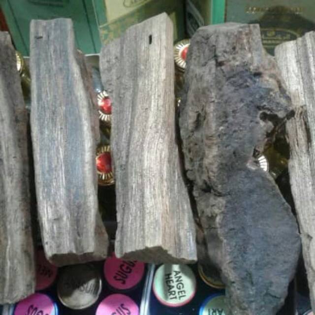Kayu gaharu asli /100gram | Shopee Indonesia