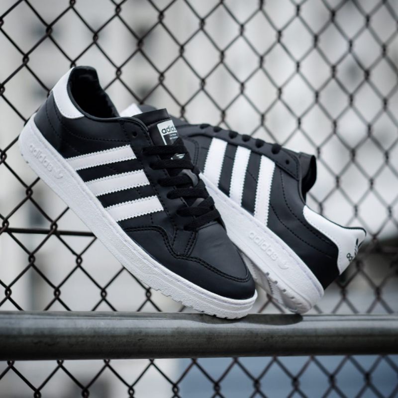 Jual SEPATU ADIDAS TEAM COURT BLACK WHITE ORIGINAL SEPATU PRIA CASUAL ...