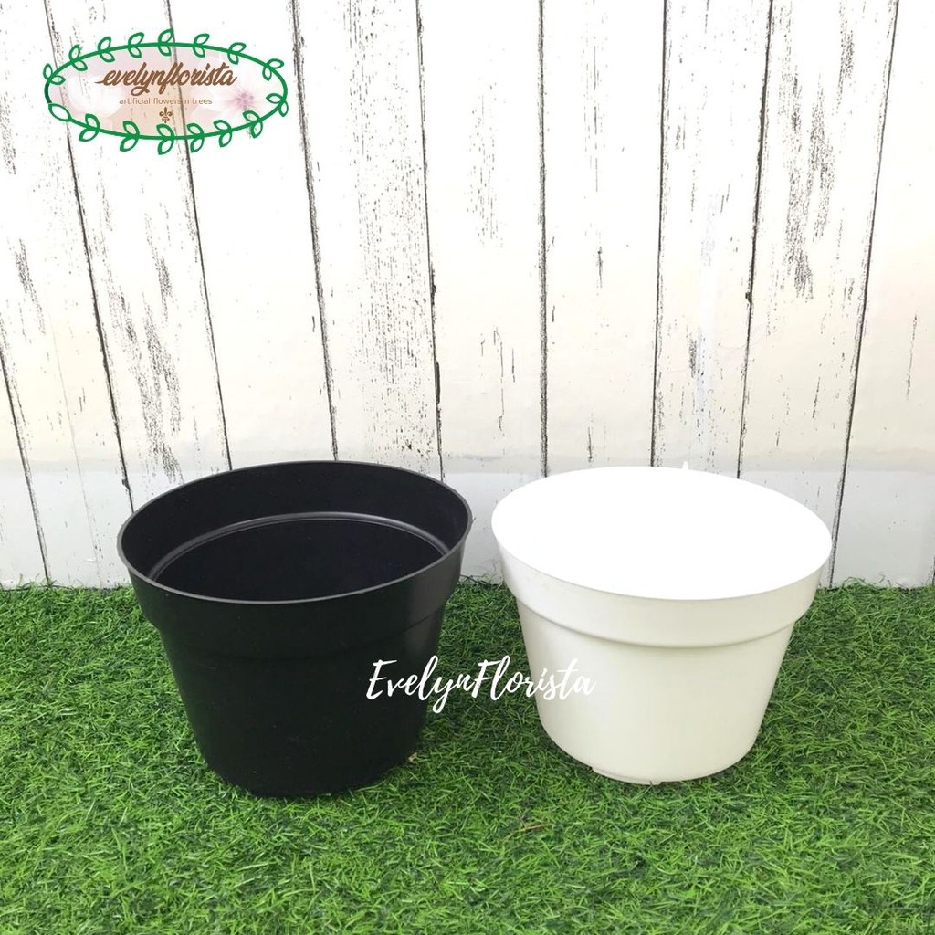 Jual Pot Bunga Bulat Hitam Putih Plastik Bunga Tani SP20 Tanaman Hias ...