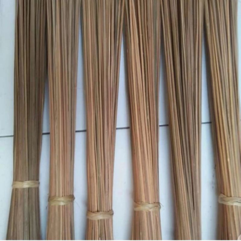 Jual sapu lidi pohon aren/kawung.sudah kering atau masih fres | Shopee ...