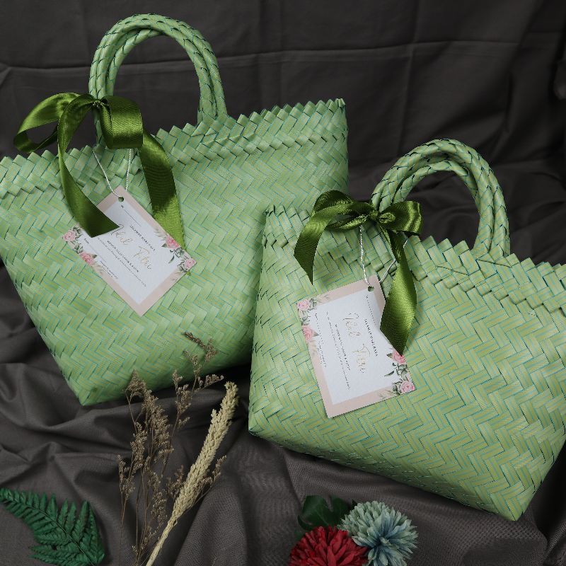Jual tas anyam / tas anyaman /tas anyaman polos/ tas anyaman lurik ...