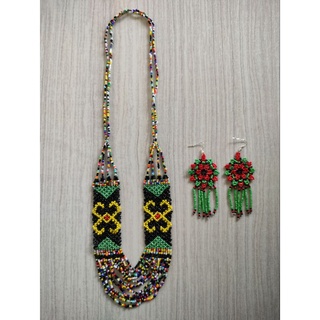 Jual satu set kalung U dan anting manik manik khas dayak Kalimantan ...