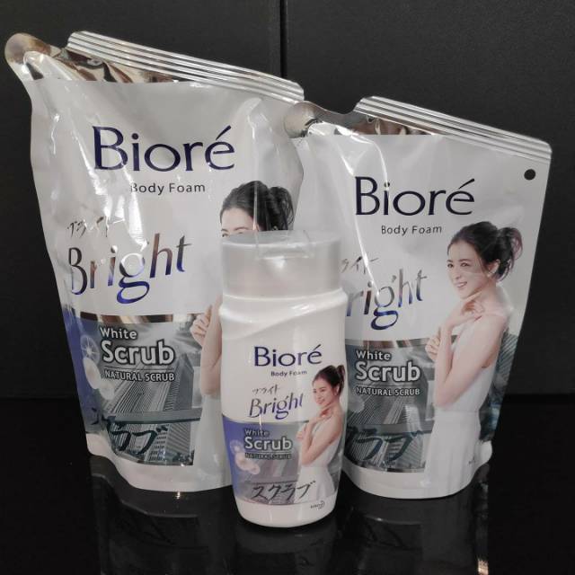 Jual Biore Sabun mandi Biore body foam bright white scrub 220ml | Shopee Indonesia