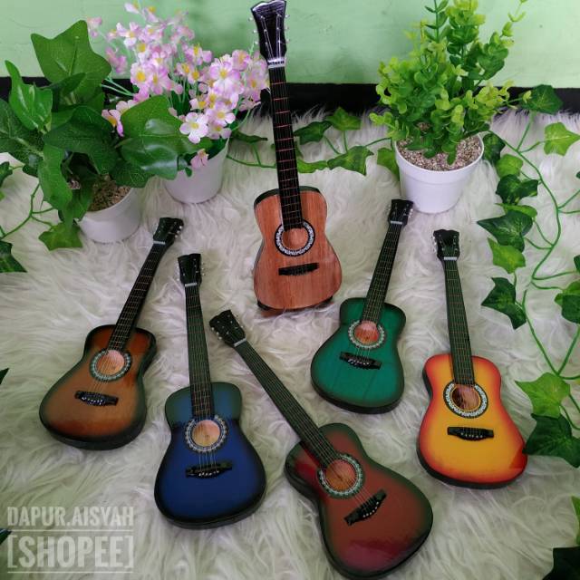 Jual Miniatur Gitar Akustik / Alat Musik Mini, Cocok Untuk Kado Ulang ...