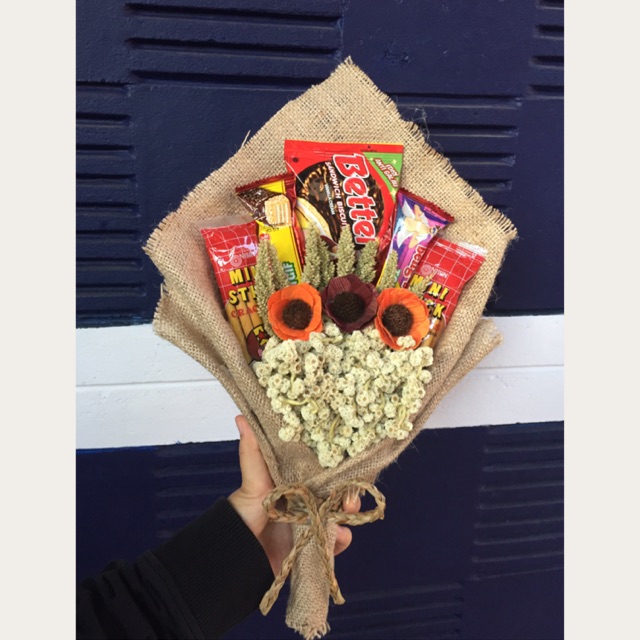 Jual Handbouquet snack | bucket makanan cocok untuk acara wisuda atau ...