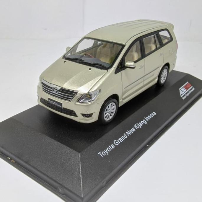 Jual Miniatur Mobil Innova - Diecast Toyota Kijang Innova Harga Murah ...
