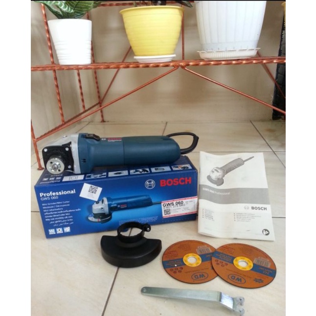 Jual Gerinda tangan 4" Bosch gws 060 /4inch angle grinder Bosch tipe ...