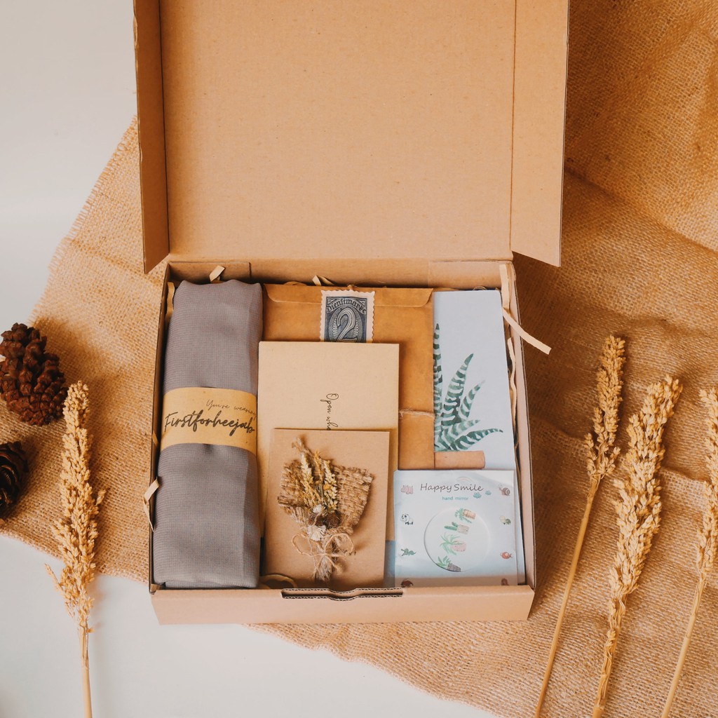 Jual AESTHETIC GIFT BOX / EXCLUSIVE GIFT BOX HIJAB ESTETIK / KADO MURAH ...