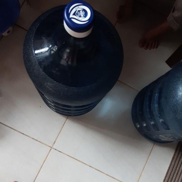 Air Minum Aqua Galon Kemasan 19 Liter | Shopee Indonesia