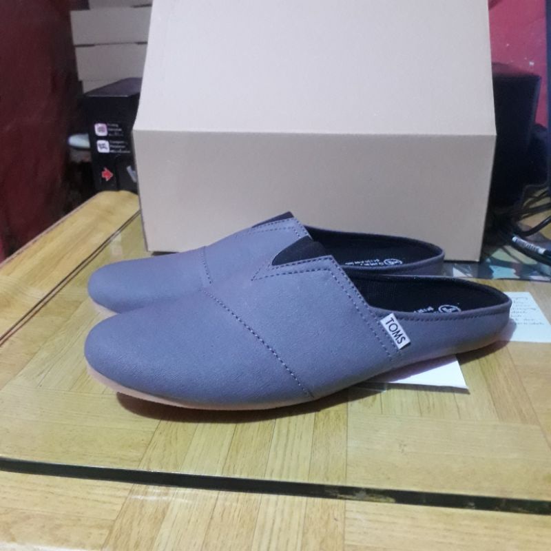 Jual sepatu sandal selop bustong warna abu abu grey keren realpict no ...