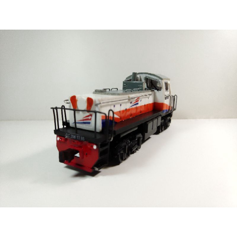 Jual Miniatur Lokomotif BB300 Logo KAI 2011 Skala 1:87 | Shopee Indonesia