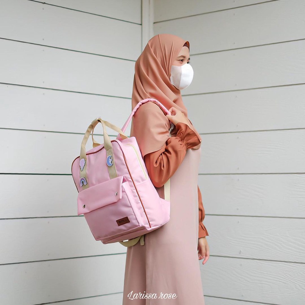 Jual Larissa bag tas laptop bahan ringan free pin lucu 3 pc READY STOK ...