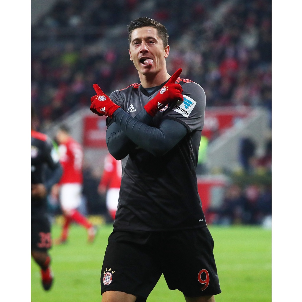 Jual POSTER HIASAN DINDING TERBARU ROBERT LEWANDOWSKI TERBARU FC BAYERN MÜNCHEN | Shopee Indonesia