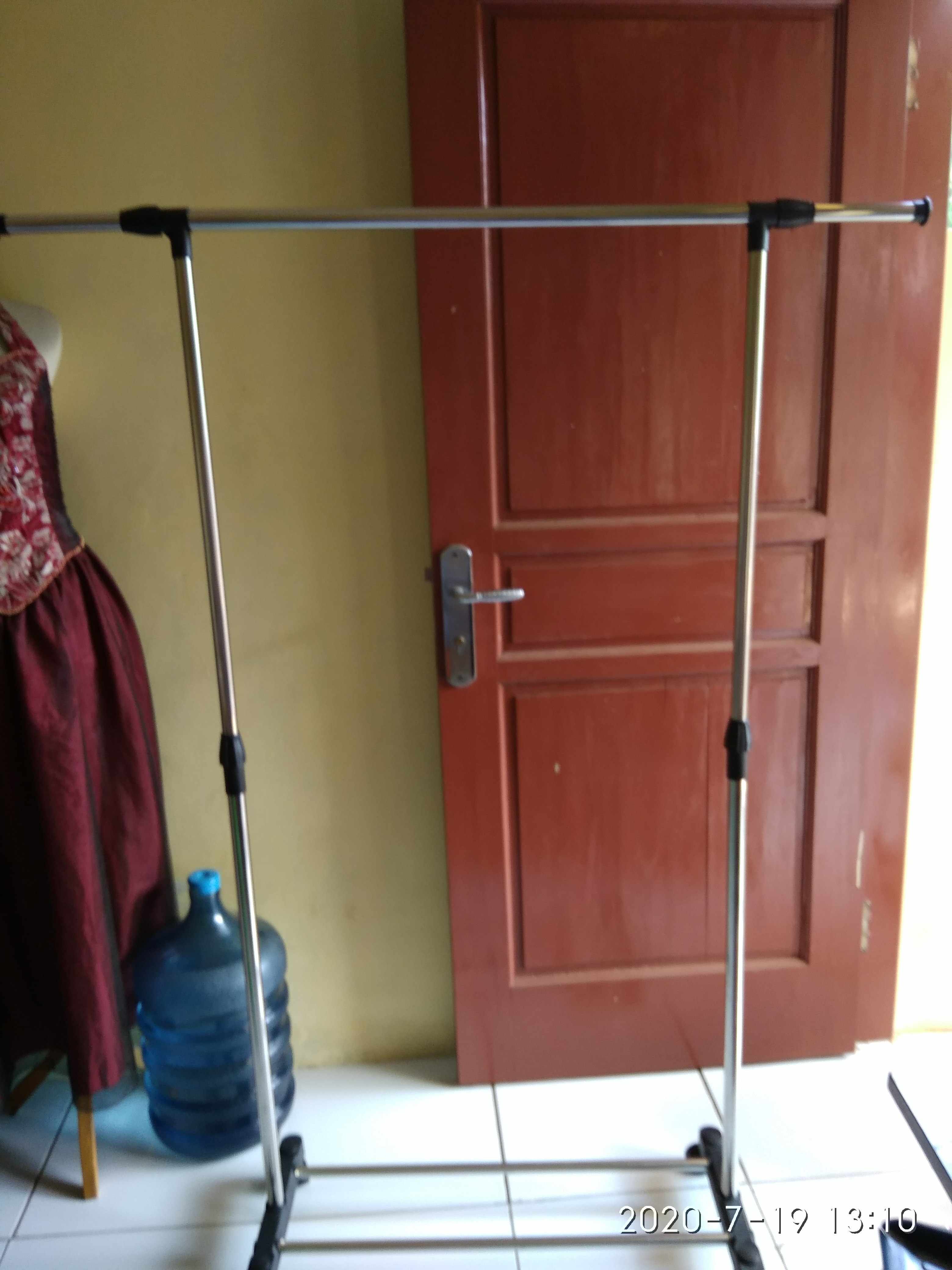 Stand hanger single rak Serbaguna dengan 4 roda hitam | Shopee Indonesia