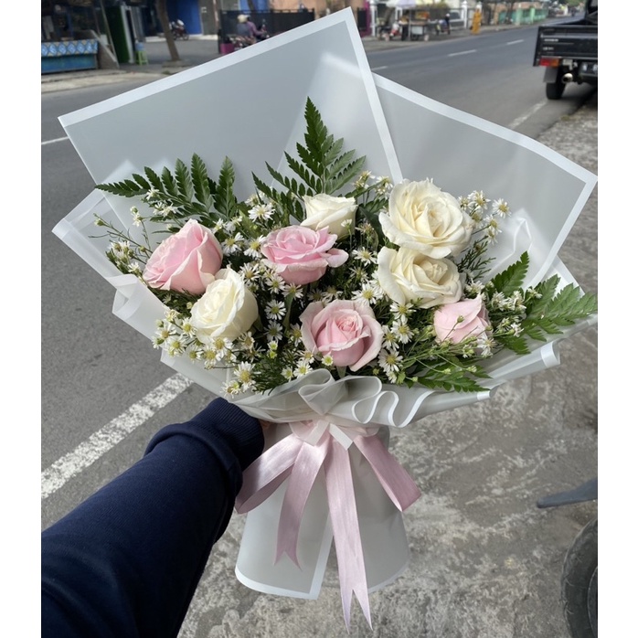 Jual buket bunga mawar segar / buket wisuda / frash rose bouquet ...