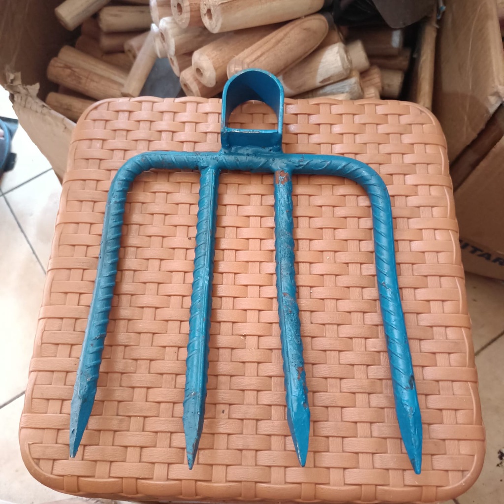 Jual Cangkrang garukan sampah besar besi Ulir 13mm | Shopee Indonesia