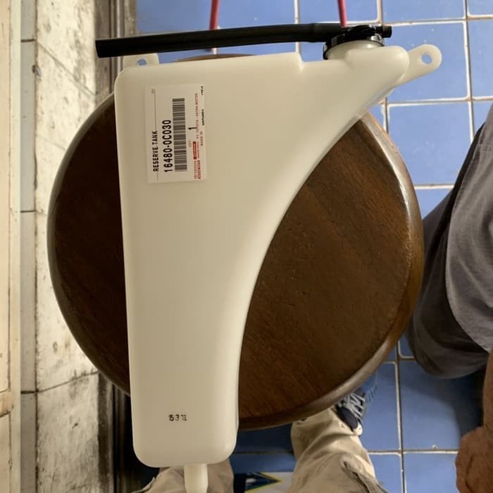 Jual Tabung air cadangan radiator Inova Innova Fortuner Hilux Bensin ...