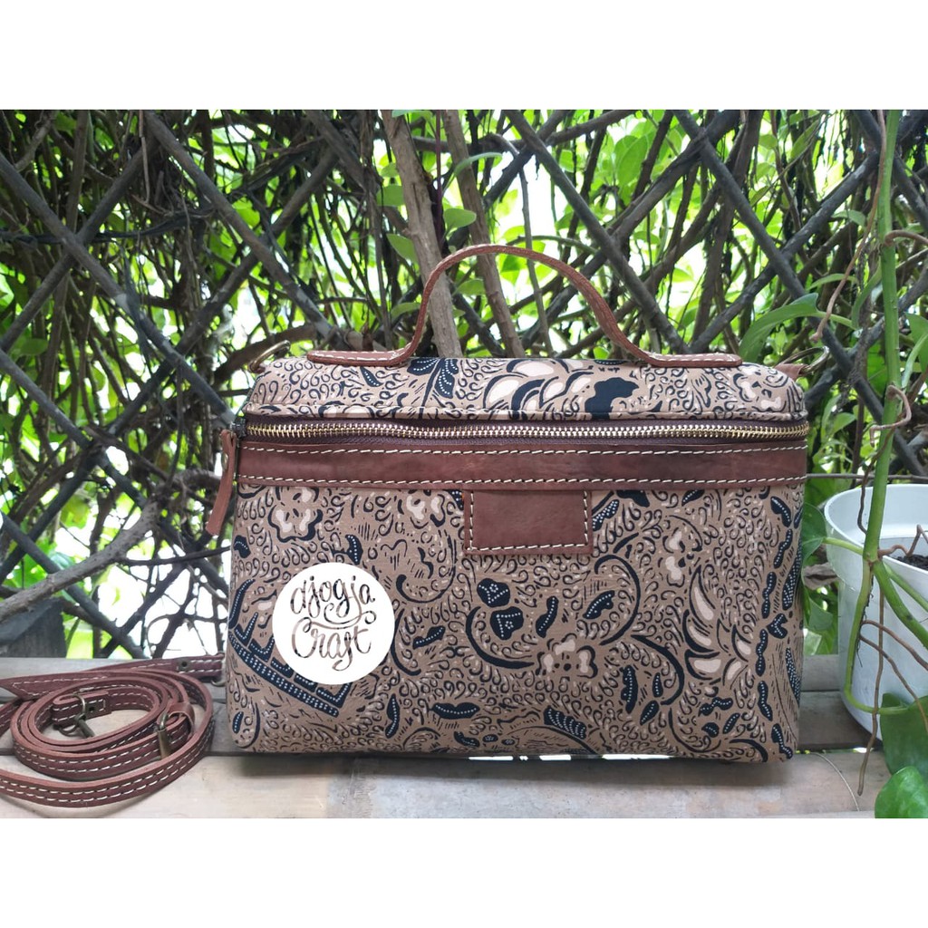 Jual Djogja Craft Tas Kulit LC Mini Batik | Shopee Indonesia