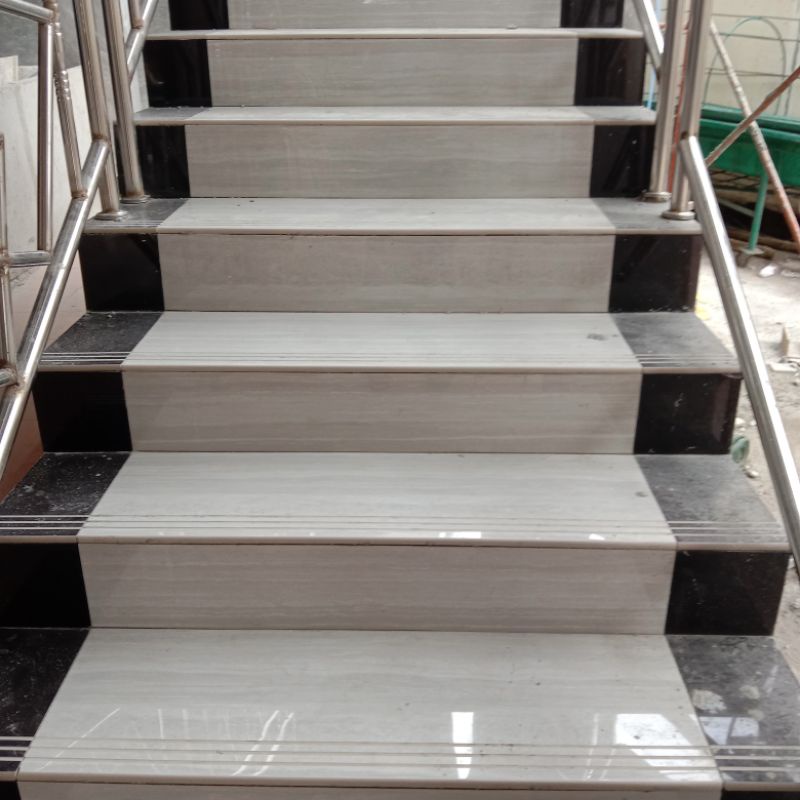 Jual Granit tangga 30x90 dan 20x90 kombinasai abu abu hitam | Shopee ...