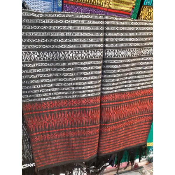 Jual KAIN BAHAN JAS TENUN TARUTUNG MOTIF ULOS PUCCA JAS ETNIK BATAK TOBA MERAH SILVER Indonesia ...