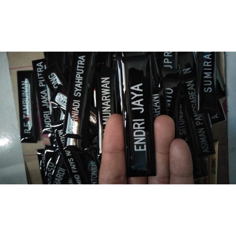 Jual name tag/ nama dada grafir , bahan doff lapis resin | Shopee Indonesia