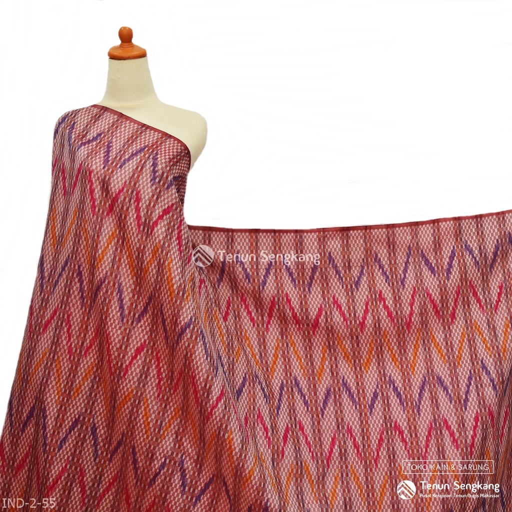 Jual Kain Tenun Dobby Ikat Sutra Bugis Makassar Salem - Tenun Sengkang IND-2-55 (Harga Per 0,5 ...
