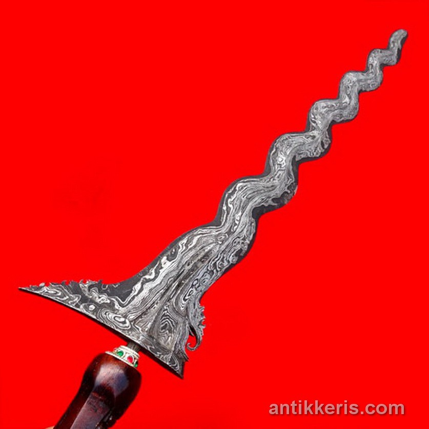 Jual Kris Pusaka Sengkelat Luk 13 Pamor Pedaringan Kebak Kamardikan ...
