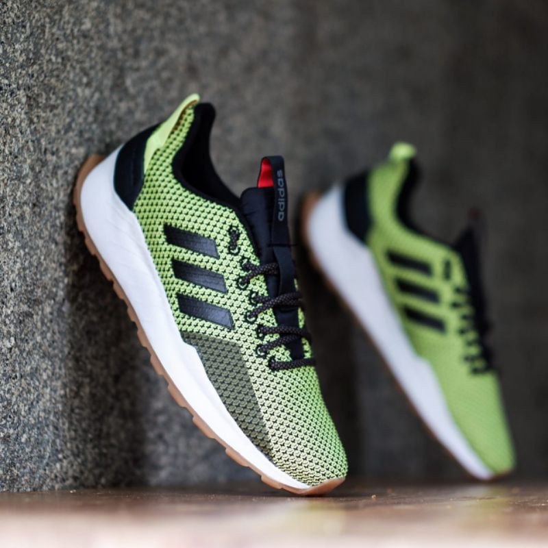 Jual Sepatu Sneakers Original Adidas Questar TRAIL Pria Wanita Sale ...