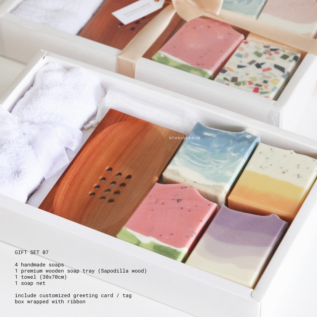 Jual Hampers - kado sabun | 4 Handmade soap, soap tray, towel (Gift Set ...