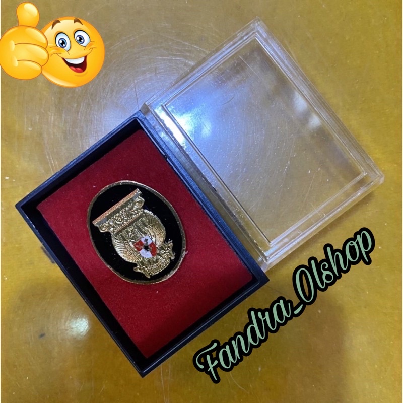 Jual PIN ISTANA PRESIDEN HITAM / PIN ISTANA PRESIDEN MERAH PAKU ...