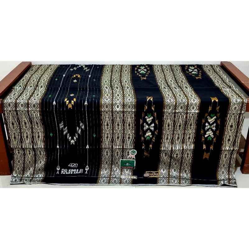 Jual Sarung tenun Sutera Raja Mulia 420 exclusive Full Sutra 100% ...