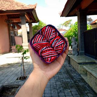 Jual Benang Woll Pura Khas Bali TRUE ORIGIN / Benang Woll Tridatu ...