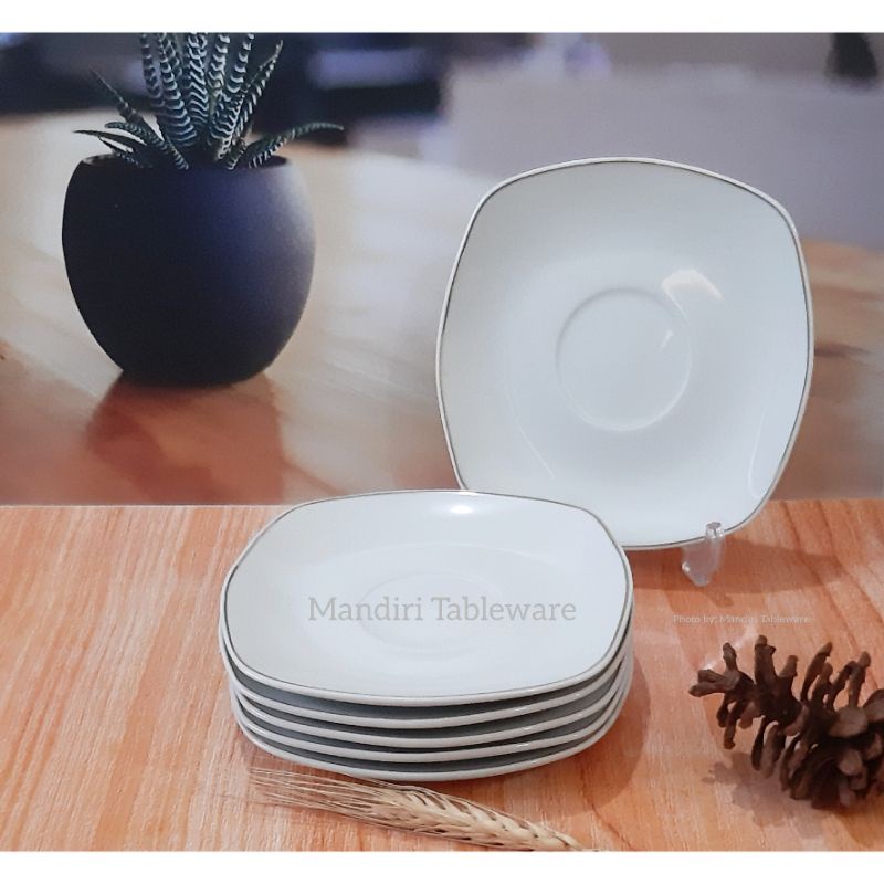 Jual Piring Kue Kecil Keramik 6 Inch | Model Persegi | Gold Line | Isi ...