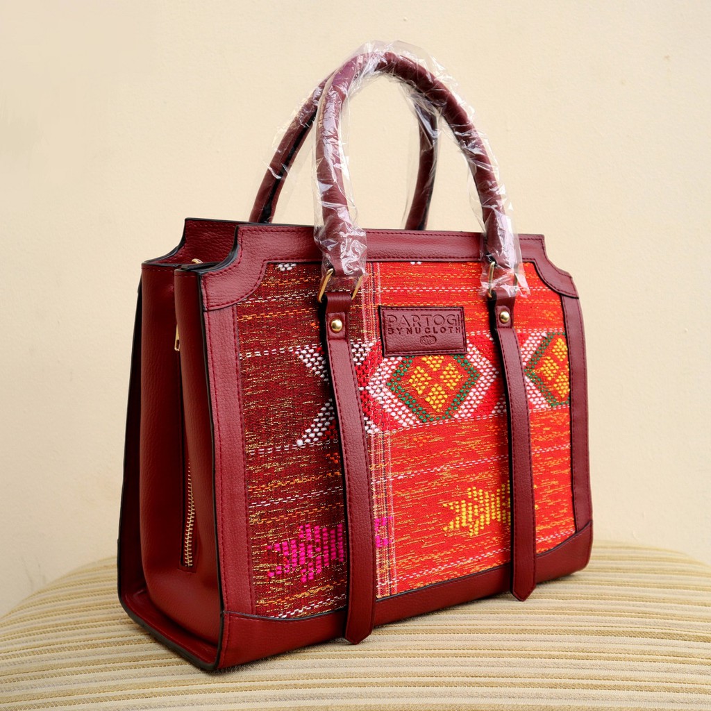 Jual Tas Wanita Etnik Ulos Sadum Asli Merah Maroon | Shopee Indonesia